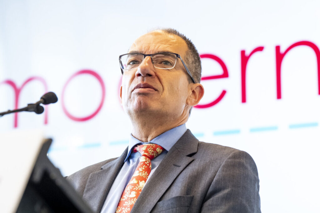 Moderna Launches First Canadian-Made mRNA Vaccine Doses