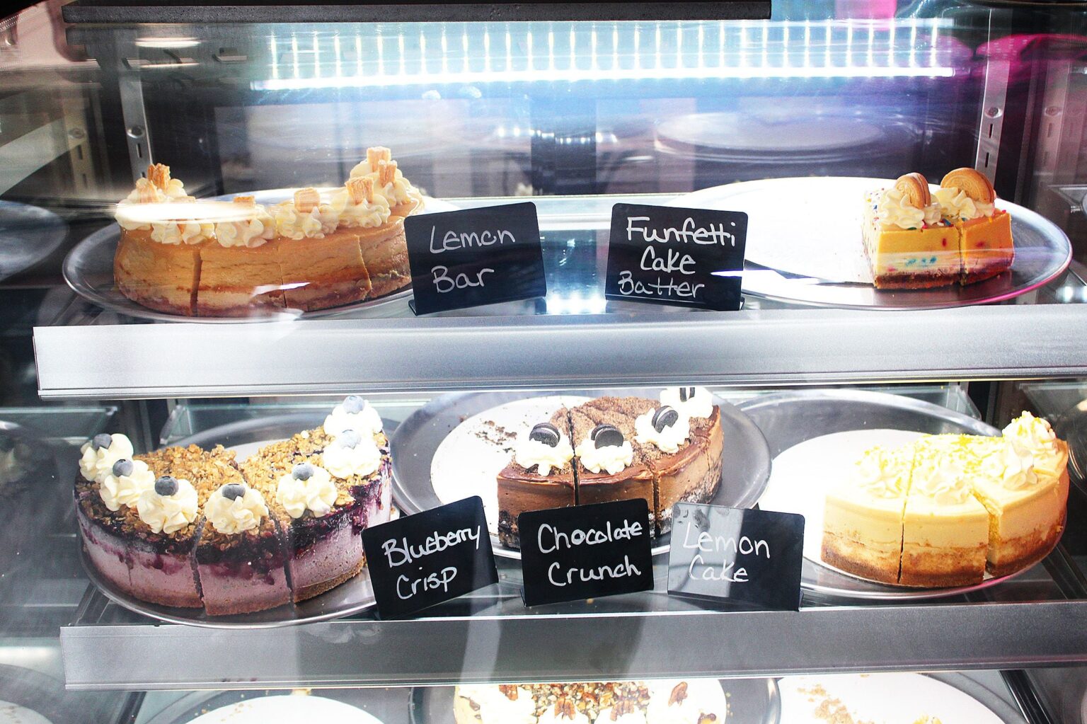 Discover 17 Must-Visit Bakeries for National Dessert Day NOW!