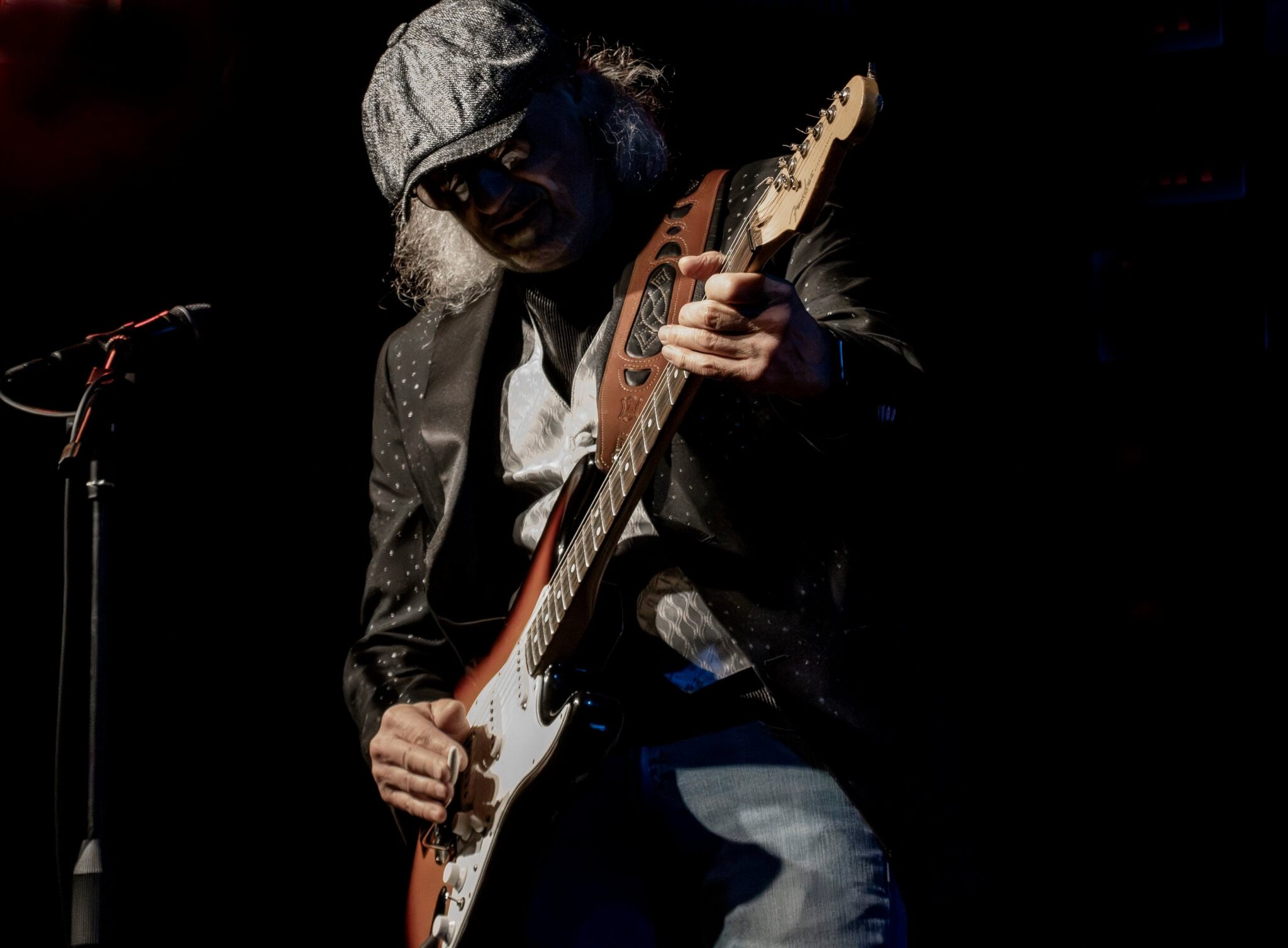 Michael Charles Brings Blues Energy to St. Charles Theatre
