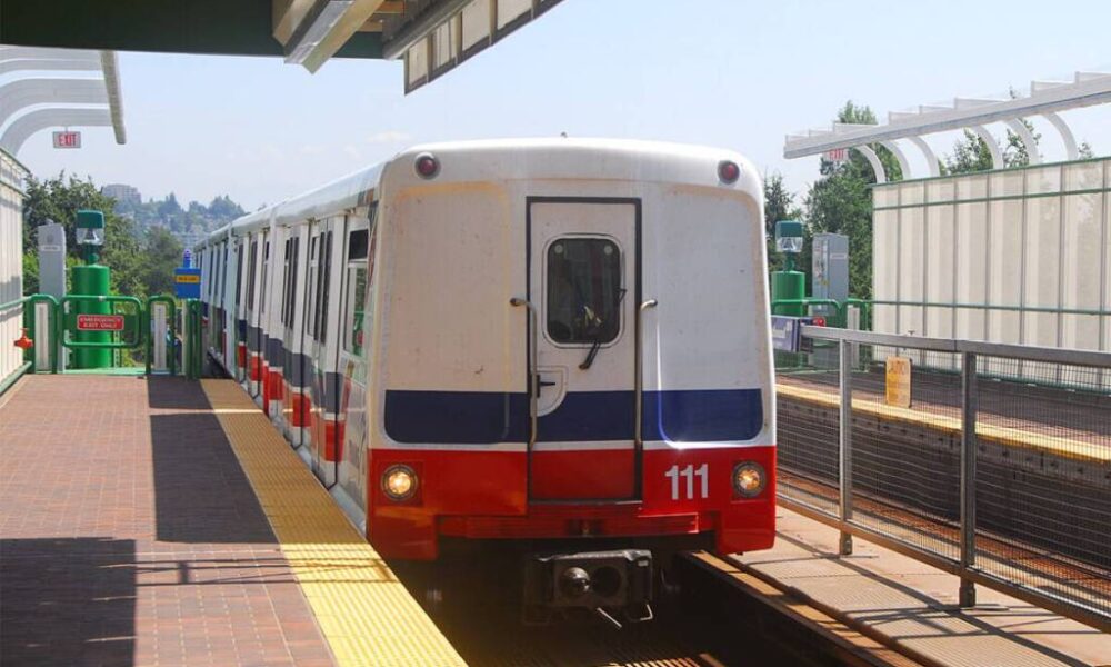 Driverless Transit System Revolutionizes Urban Commuting
