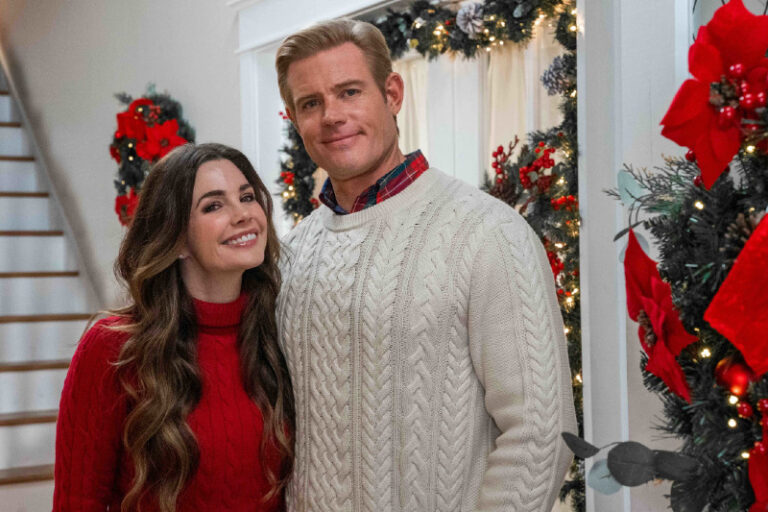 Trevor Donovan and Jillian Murray Shine in ‘Chasing Christmas’